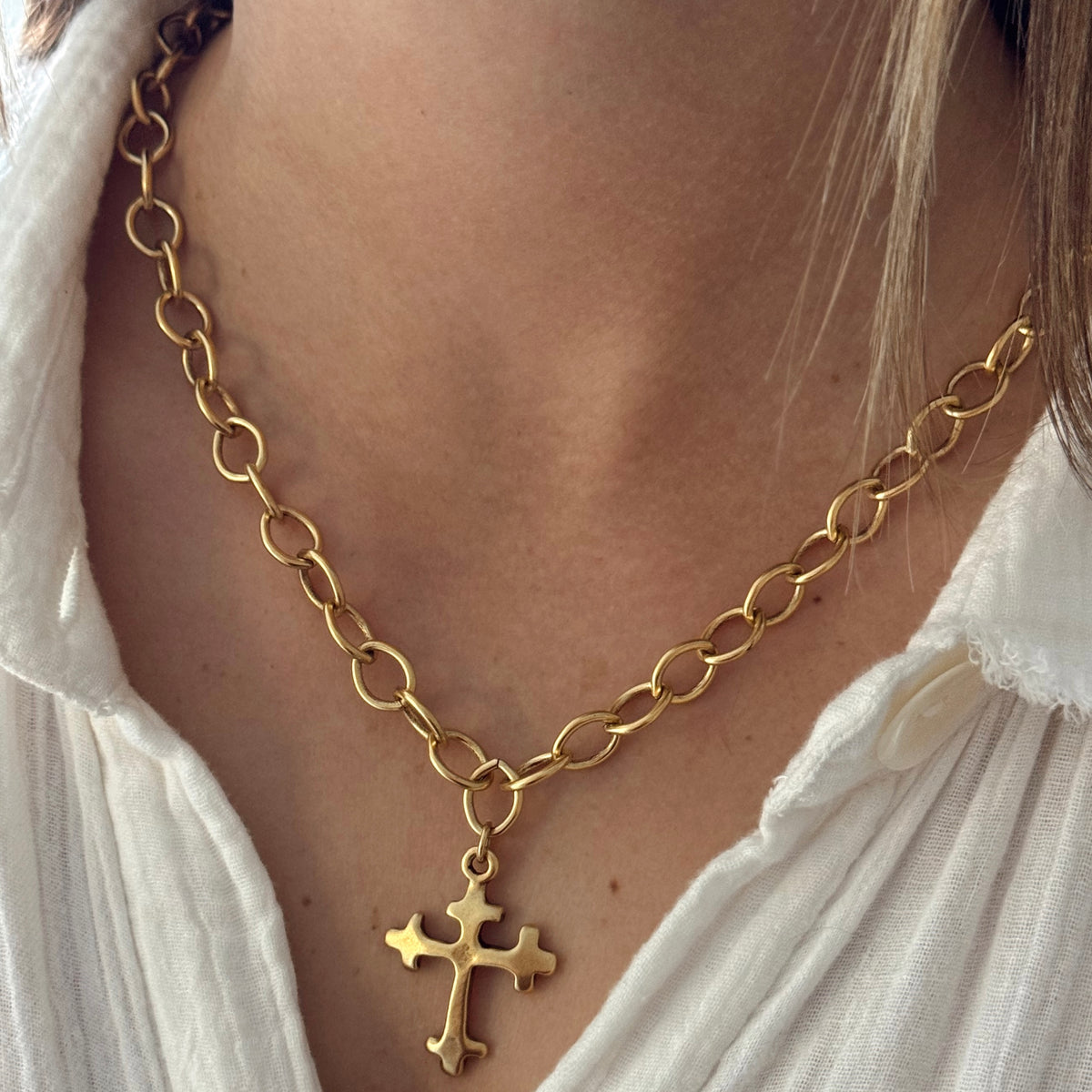 BOLD CROSS NECKLACE – ALV Jewels