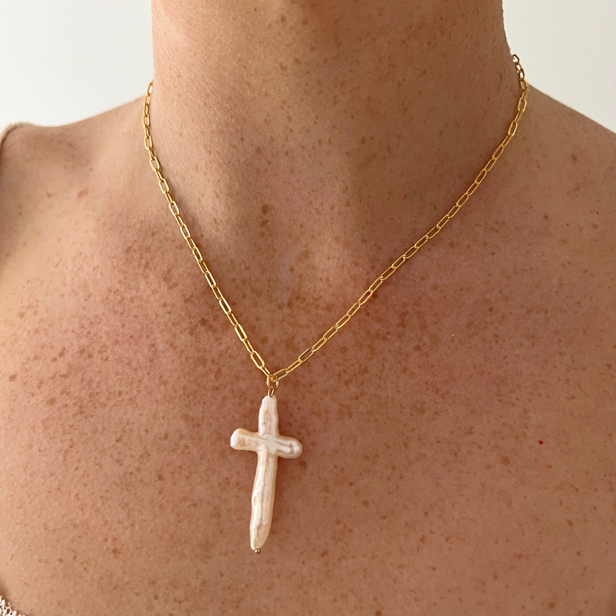 XL PEARL CROSS ON LINK NECKLACE – ALV Jewels